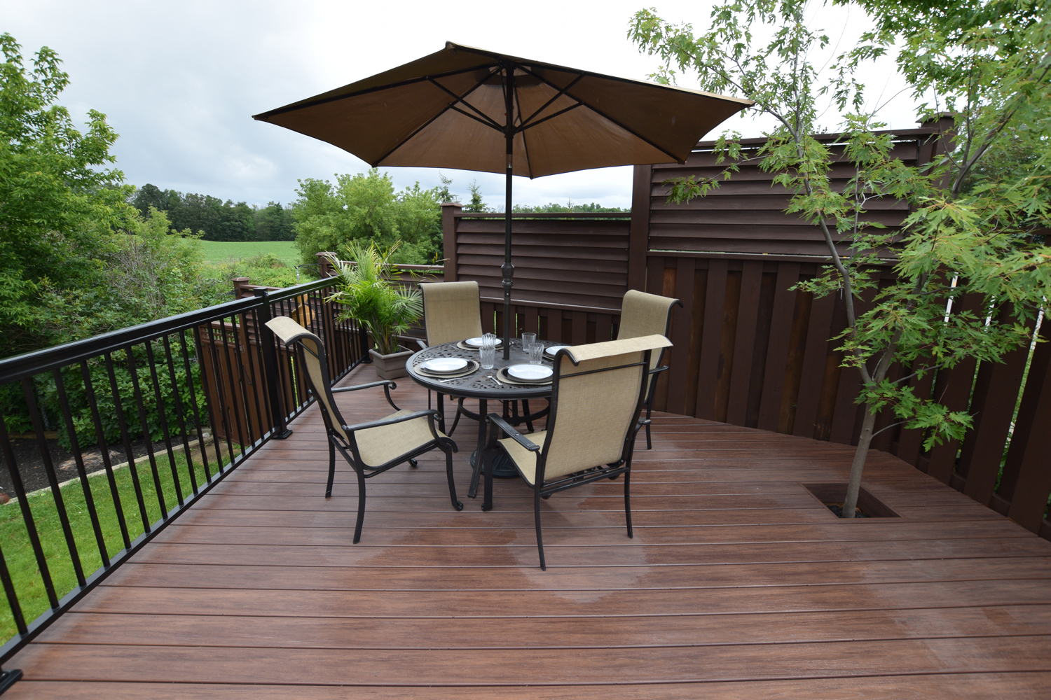 Vinyl Decking Supplier Edmonton & Calgary | DLR Vinyl
